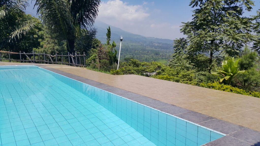 Villa Kaca Putih Puncak Tugu Utara - APedia.Villas