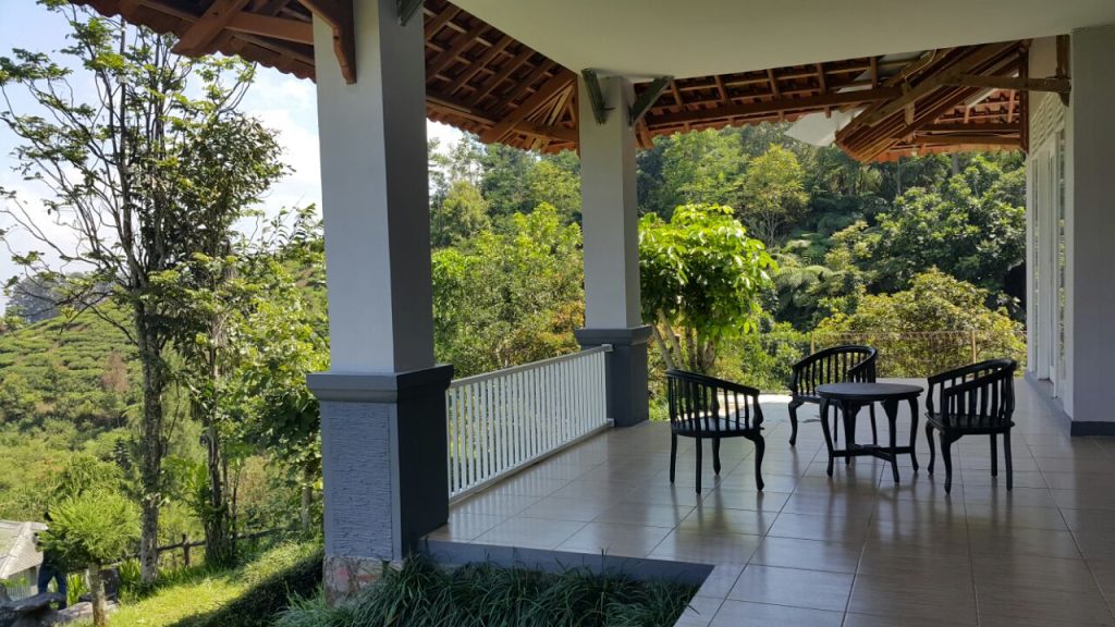 Villa Kaca Putih Puncak Tugu Utara - APedia.Villas