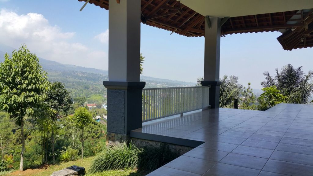 Villa Kaca Putih Puncak Tugu Utara - APedia.Villas